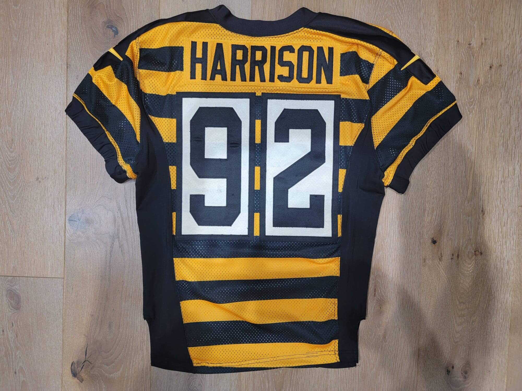 Memorabilia Gallery – Davious Sports